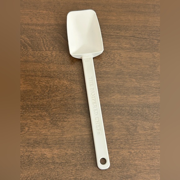 Pampered Chef | Kitchen | Pampered Chef Large Mix N Scraper 657 | Poshmark